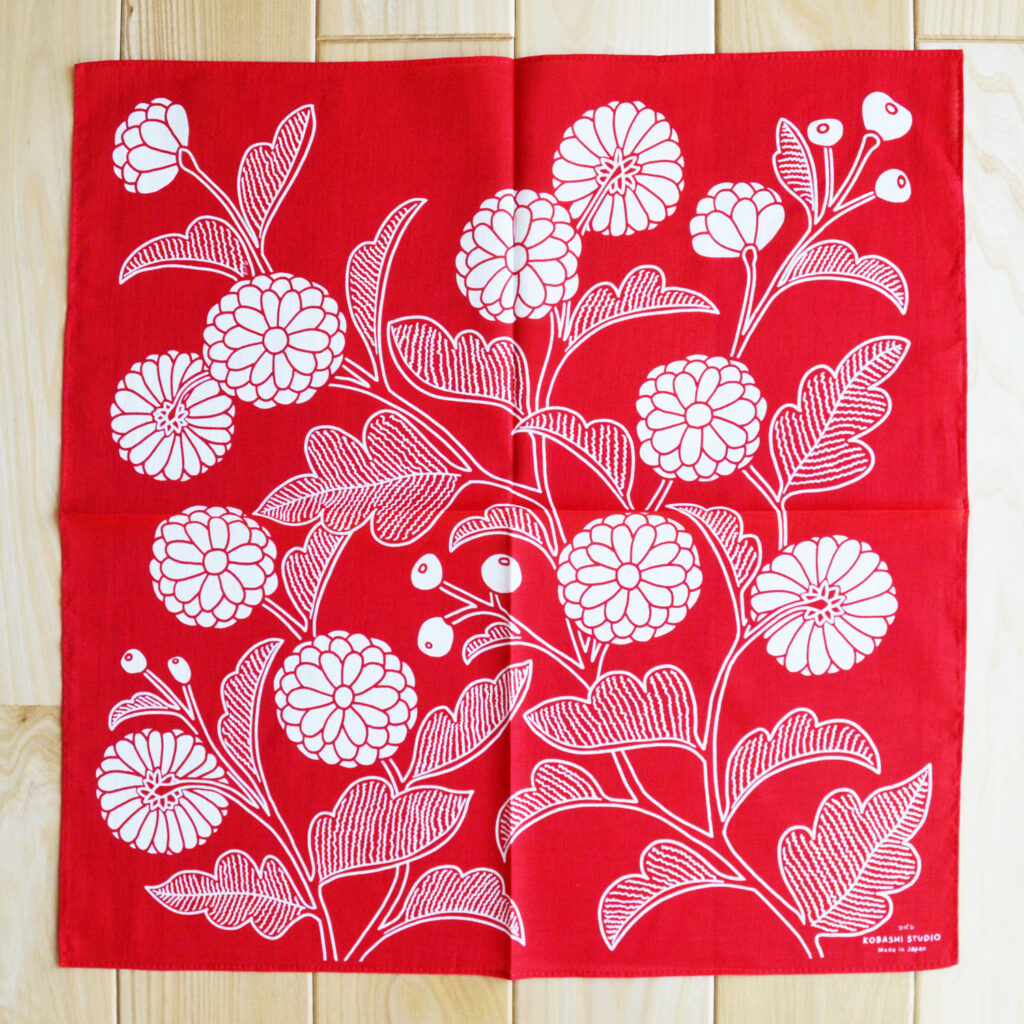 Japanese Chrysanthemum Bandana in Red "Shinku" - Kobashi Studio